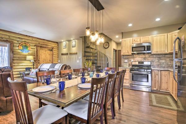 Stylish Creekside Cabin With Fire Pit Near Wineries - Smith Mountain Lake, VA