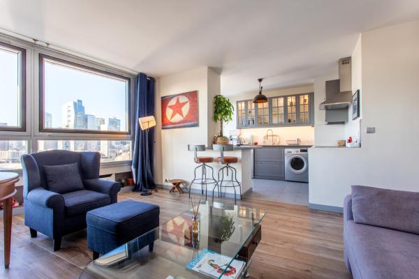 Le « 24th » On Blum Square - ibis Styles Puteaux Paris La Defense