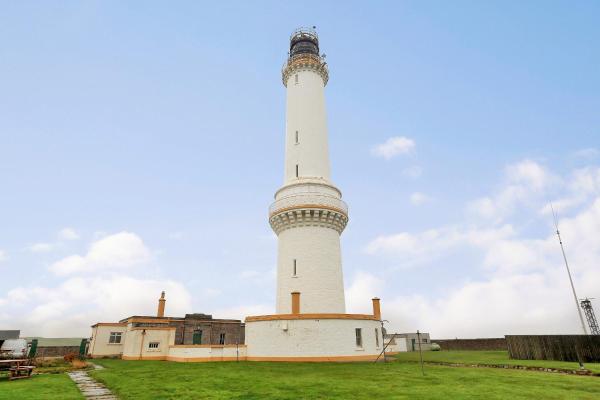 Aberdeen Lighthouse Cottages - Coastal, Dolphins - Aberdeen, UK