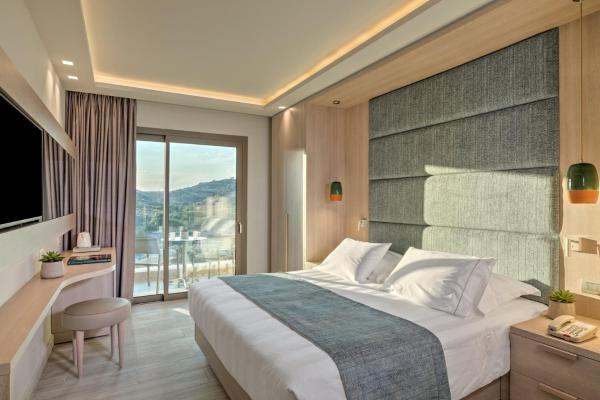 Ultra All Inclusive Resort Overlooking The Beach - Kos