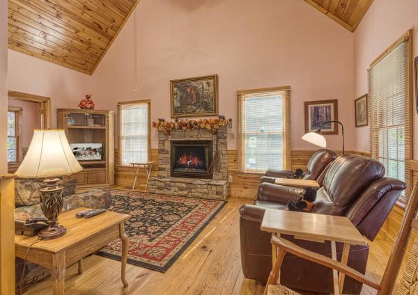 Hemlock Hollow, Pool Access, Free Tickets Each Paid Day, Wifi!!! - Townsend, TN