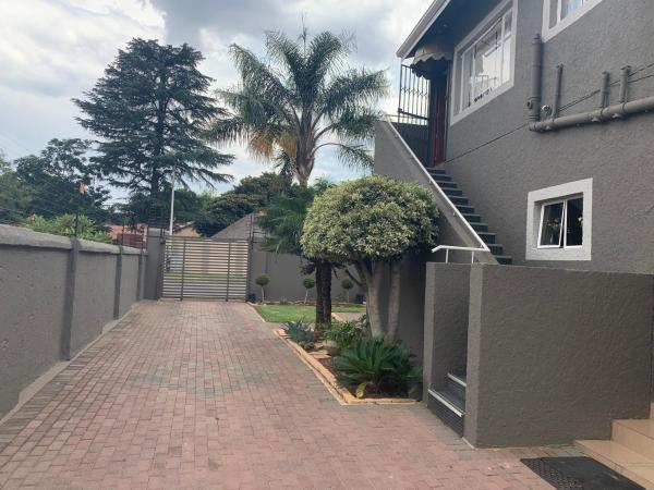 Phantom View - Alberton