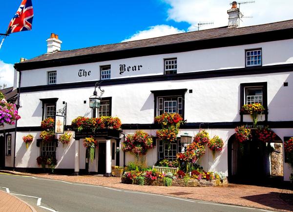Bear Crickhowell - Abergavenny