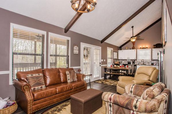 Fox's Den, Hot Tub, Free Attraction Tickets For Each Paid Day, Arcade Game, Wifi!!! - Pigeon Forge, TN