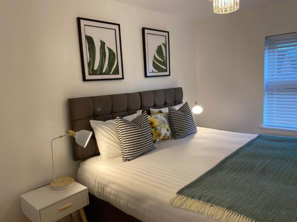 Womack Lodge - Liverpool John Lennon Airport (LPL)
