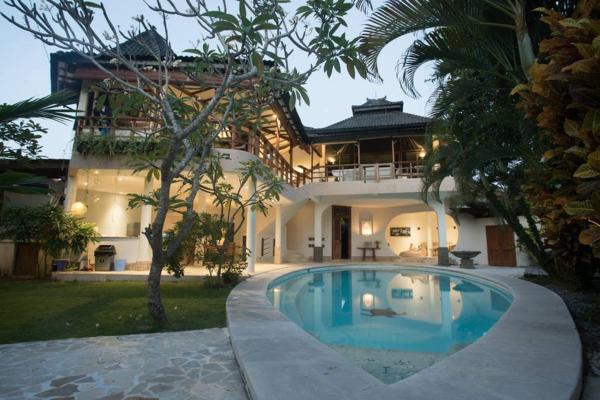 Amazing 3br Villa In The Heart Of Canggu - Bali