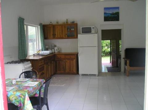 Moves Rasta Cottage - Negril