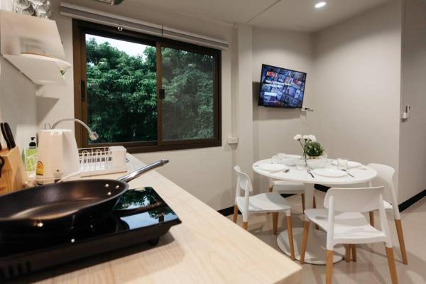 S3 Silom26 · S3 Silom Central, Large Room, Full Kitchen, Wifi, - Phra Pradaeng