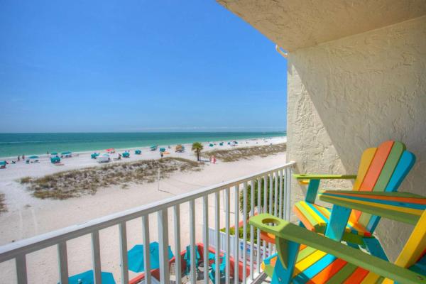 The Ultimate Florida Getaway! Picture Perfect Views, Furnishings And Location. - Treasure Island, FL