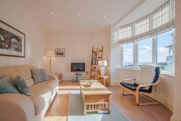 Carlton Lodge: Stunning Two Bedroom Apartment - Broadstairs