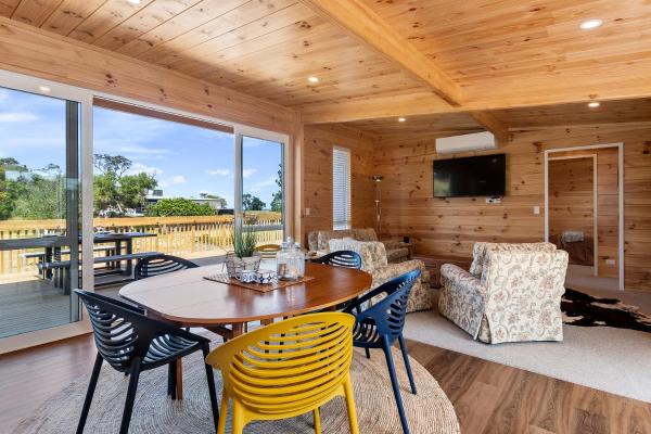 Matapouri Bayside Retreat - Matapouri Holiday Home - Tutukaka