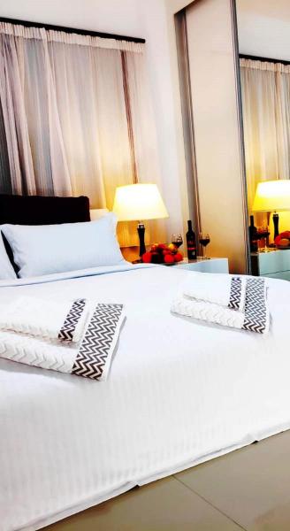 Uptown Holiday App & Pool Daily Rental Contactless Check In & Check Out - Famagusta