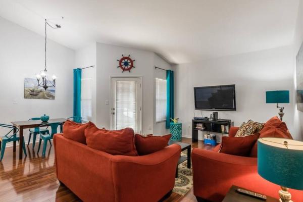 Gorgeous Condo, 2 Bedrooms, 2 Baths, With Pool, Minutes To Clearwater Beach - Clearwater Beach, FL