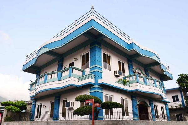 Den Den Guesthouse - Basco