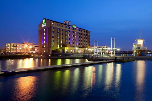 Holiday Inn Express Manchester - Salford Quays By Ihg - Bury