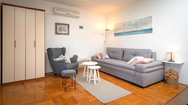 Apartment Nela Kalina - Jelsa