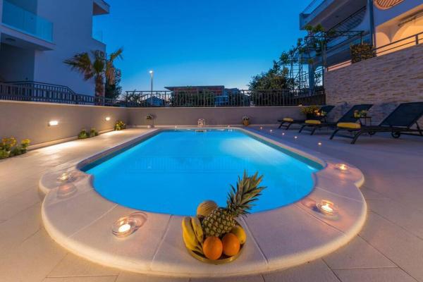 Villa Seaview With Pool - Apartment Cotton - Okrug Gornji