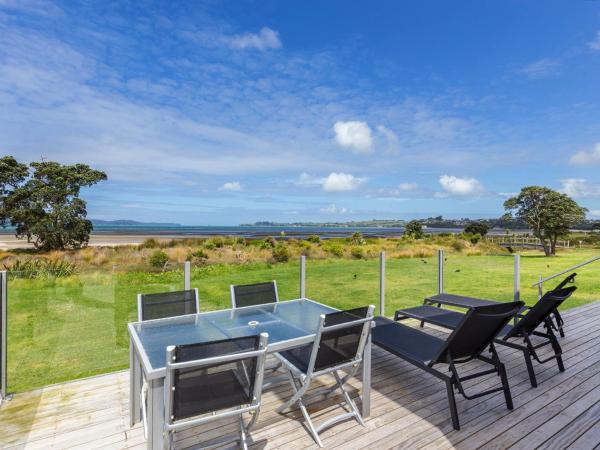 Beachfront Escape - Snells Beach Holiday Home - Warkworth