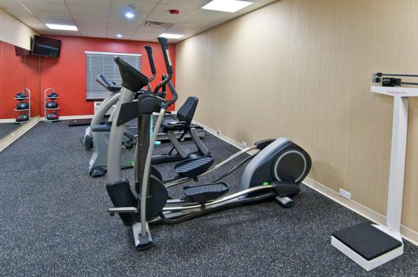 Holiday Inn Express & Suites San Antonio Frost Bank Center By Ihg - San Antonio