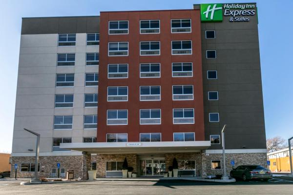 Holiday Inn Express & Suites Jersey City North - Hoboken By Ihg - Montclair, NJ