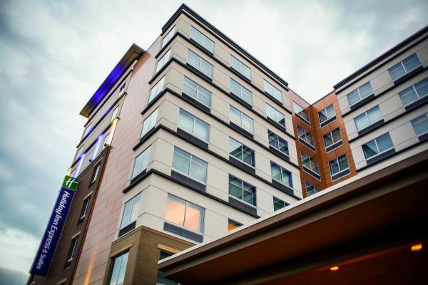 Holiday Inn Express & Suites Downtown Louisville By Ihg - Kentucky