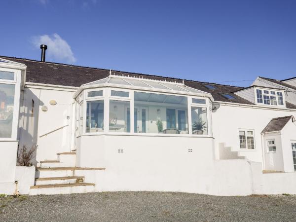 5 Porthdafarch South Cottages - Holyhead