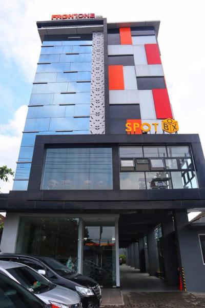 Front One Inn Kediri - Kediri