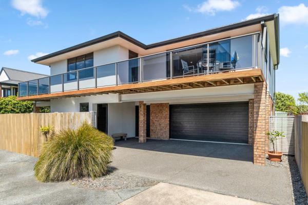 Sparkling Ocean Views - Papamoa Holiday House - Papamoa