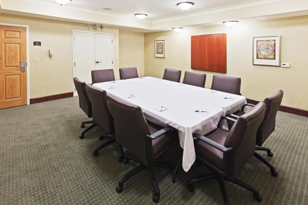 Staybridge Suites Wichita By Ihg - Wichita, KS
