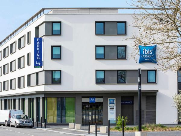 Ibis Saint Quentin En Yvelines - Vélodrome - Garches