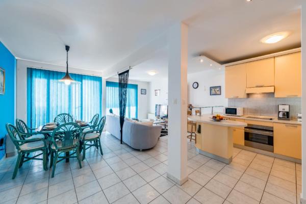 Sea View Apartment Reno W Garaje Privado - Podstrana