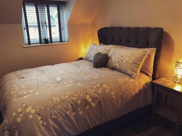 Clarabel's Guest House- The Cranny - Wolverhampton