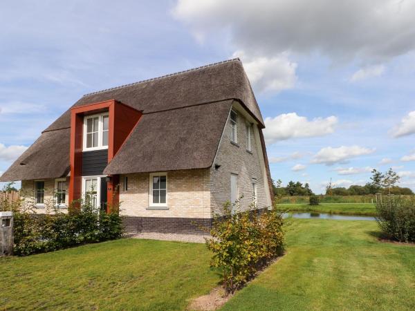 Relaxing Villa With Fireplace - Lemmer