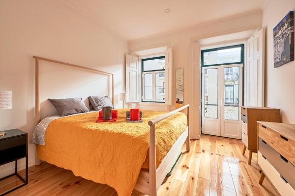 New!! Lisbon Hearth - Lisbon