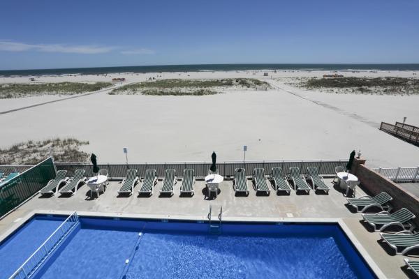 Commander By The Sea Motel - Wildwood Crest, NJ
