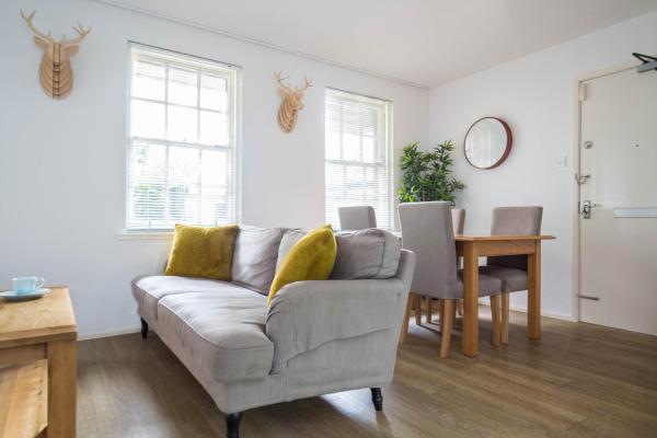 Modern Grassmarket Apartment - Edinburgh