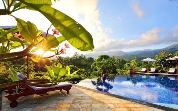 Shanti Natural Panorama View Hotel - Singaraja