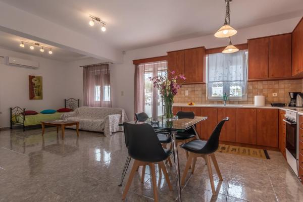 Bougainvillea Home - 米洛斯島