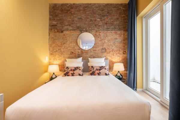 Shway - The Red Monkey - Antwerpen