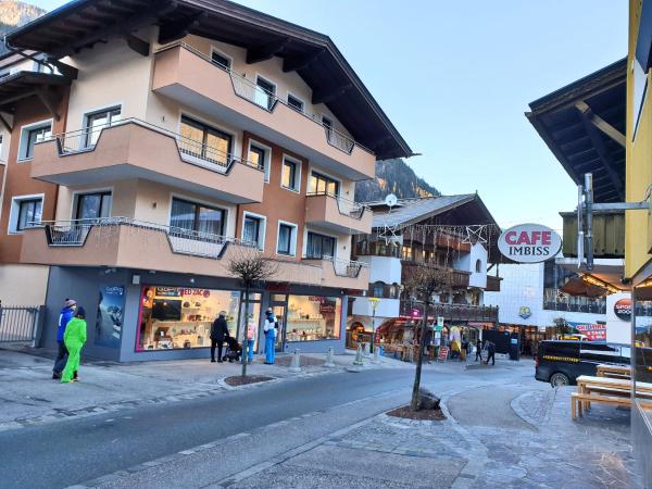 "Appartements Windschnur - Enzian 1" Close To The Penken&ahorn Ski Areas With Wlan & Balcony. - Mayrhofen