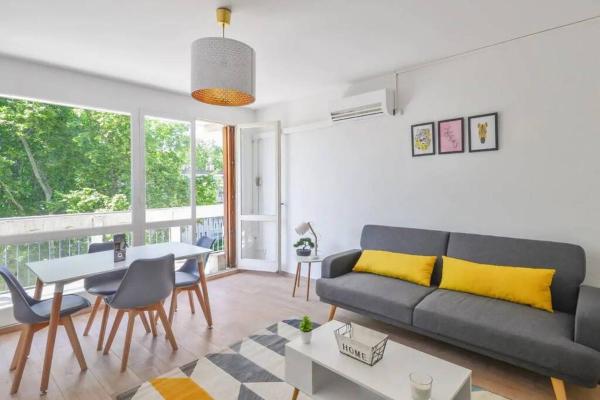 Grand T4 Ensoleillé Avec Balcon À Avignon - Avignon