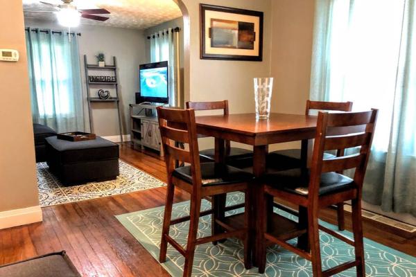2br Private House Available Close To Ue - USA