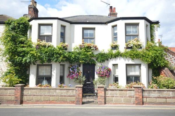 Moonfleet House - Winterton-on-Sea