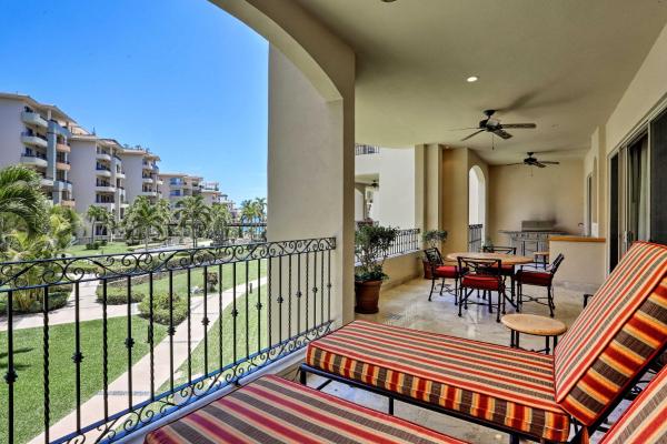 Villa La Estancia Condo Pools, Hot Tub, And Balcony - Baja California Sur