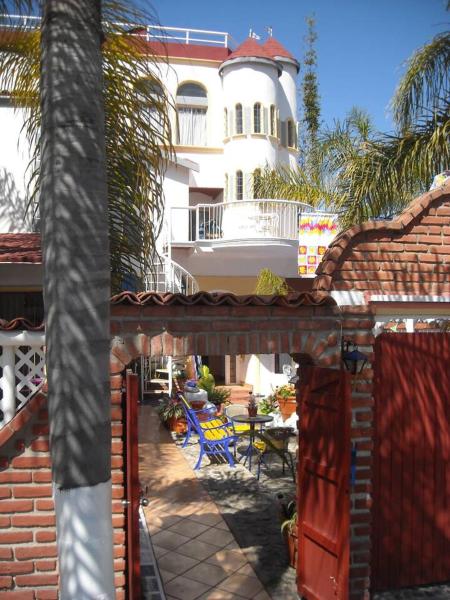 Welcome To Casa Viva Mexico 3-bedrooms 2-bathroms 6-guests Close To Shoping Center & Beach - Tijuana