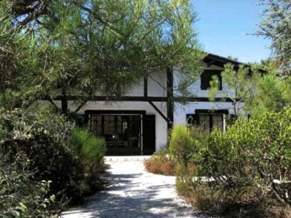Cottage With A Big Idyllic Garden At The Lake - Lacanau