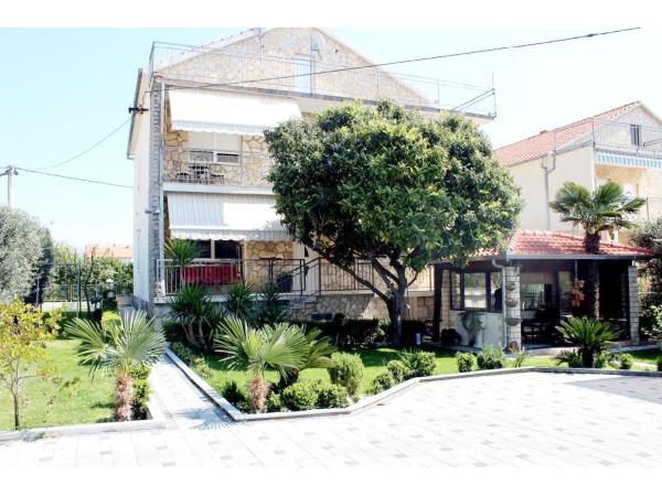 Apartments Robert - Trogir