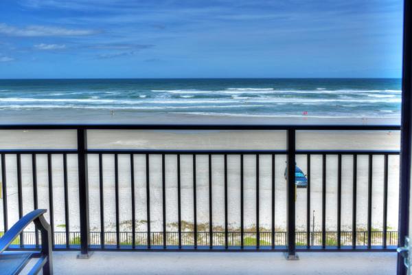 Lovely Oceanfront Condo - Daytona Beach, FL