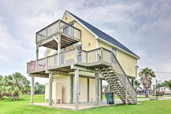Waterfront Galveston Bay Retreat Less Than 1 Mi To Beach! - Galveston, TX