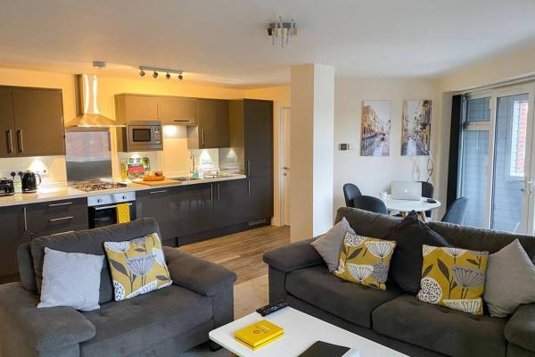 13 The Grosvenor, Luxury Flat, Central Newmarket, - Suffolk